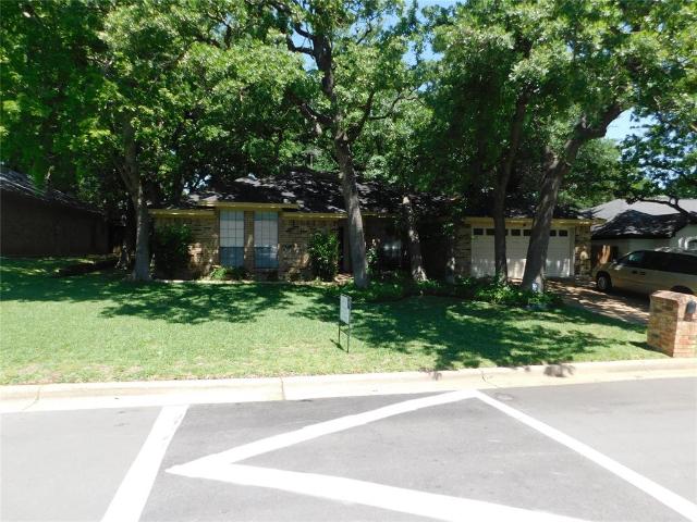 6749 Ridgewood Drive