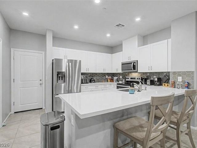 6740 Nimbus Ave, Las Vegas, NV 89130