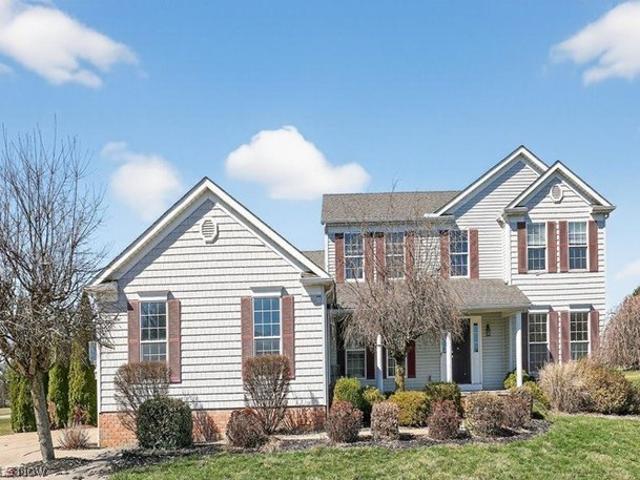 6740 Bridgestone Cir NE, Canton, OH 44721