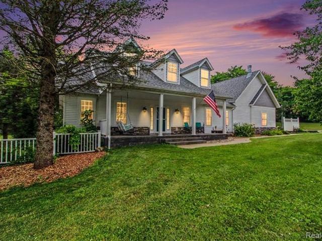 6740 Herbst Rd, Genoa Township, MI 48114