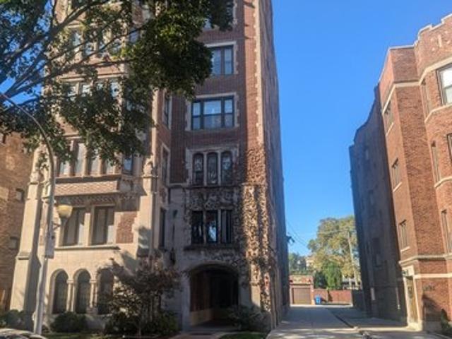 6740 S Oglesby Ave Apt 2, Chicago, IL 60649