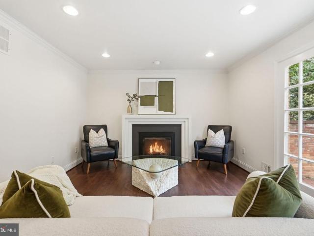 6740 Towne Lane Road