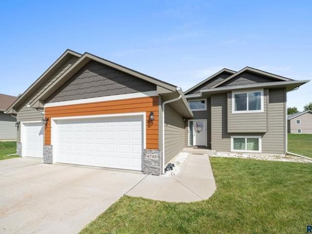 6740 W Viola Ct, Sioux Falls, SD 57107