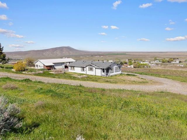67425 N Lob Ln, Benton City, WA 99320