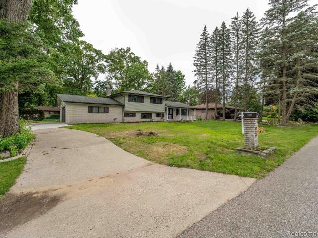6742 Canterbury Court