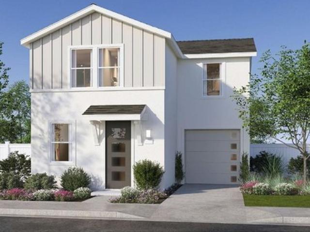 6743 E Clingstone Dr, Fresno, CA 93727