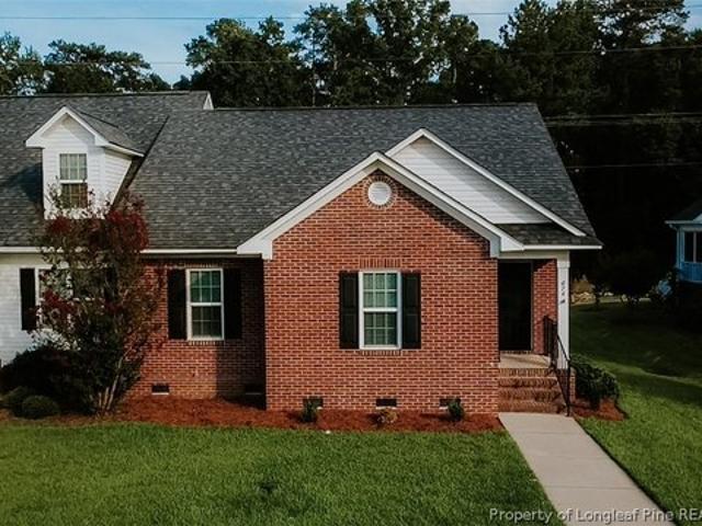 674 Amberdale West Cir, Lumberton, NC 28358