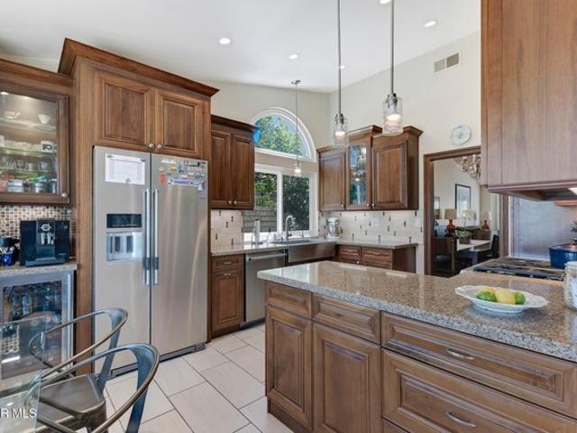 674 Azure Hills Dr, Simi Valley, CA 93065