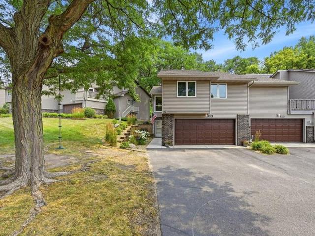 674 Dorland Rd S, Maplewood, MN 55119