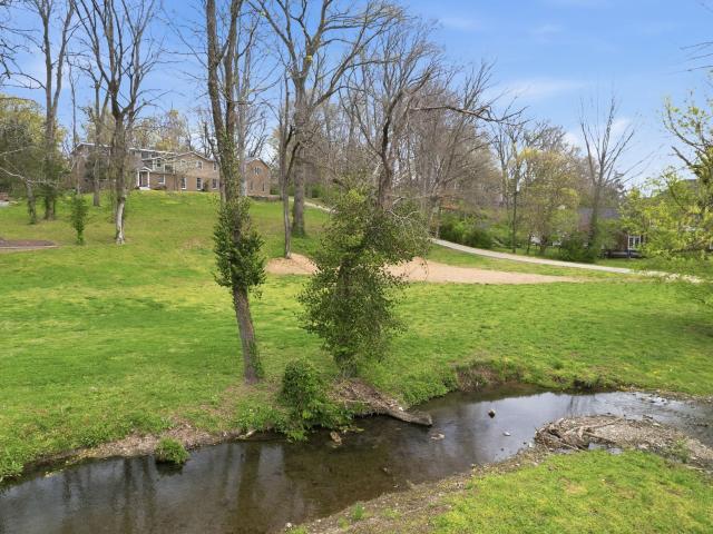 674 Hill Rd