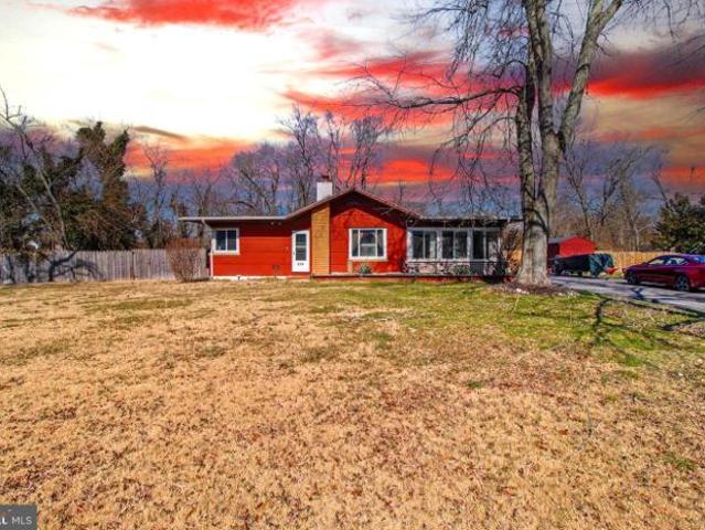 674 Magnolia Rd, Vineland, NJ 08360
