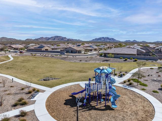 674 w red hawk court