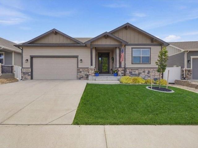674 Vermilion Peak Dr, Windsor, CO 80550
