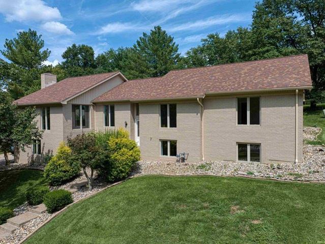 6755 Old Stonehouse Dr, Newburgh, IN 47630