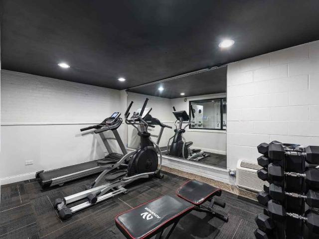 6758 N. Sheridan Rd. 1 Bedroom Apartment for Rent at 6758 N Sheridan Rd, Chicago, IL 60626 Rogers Park
