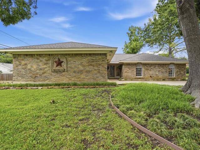 6759 Wilton Dr, Fort Worth, TX 76133