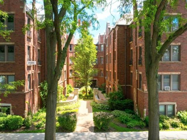 6751 N Artesian Ave Apt 1C, Chicago, IL 60645