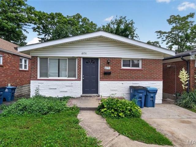 6751 Kenwood Dr, Saint Louis, MO 63121