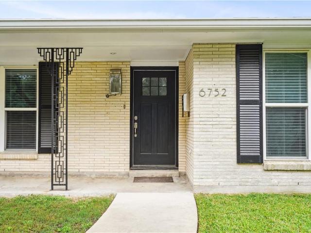 6752 Fleur De Lis Drive