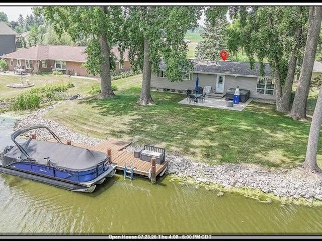 6752 Lee Harbor Ln, Oshkosh, WI 54902
