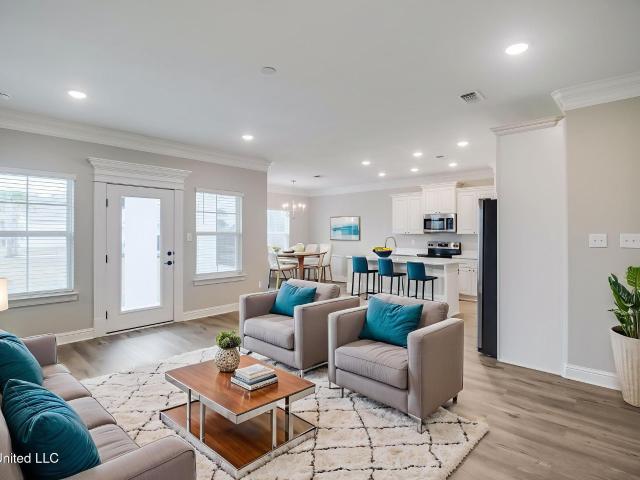 6753 Maurepas Circle