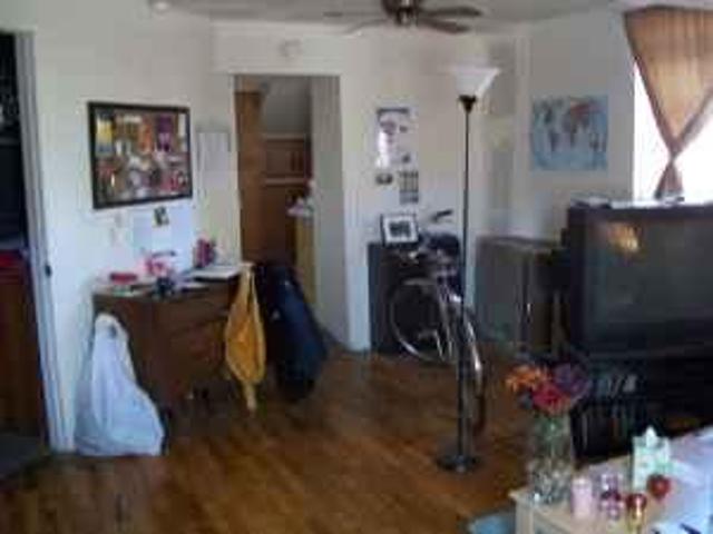 $675 / 1br Summer studio sublet! Boulder/The Hill map