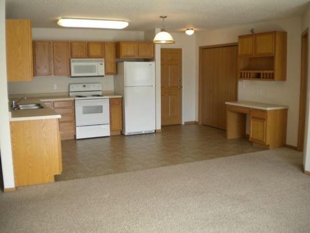 $675 / 1br 800ft² 1bed, Moorhead, W/D in, Single garage. avail July 1st! 3550 8th Ave S, Moorhead MN map
