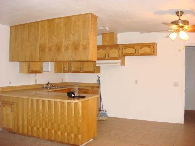 $675 / 2br Spacious 2/1 with fenced in yard. Exeter, Ca map