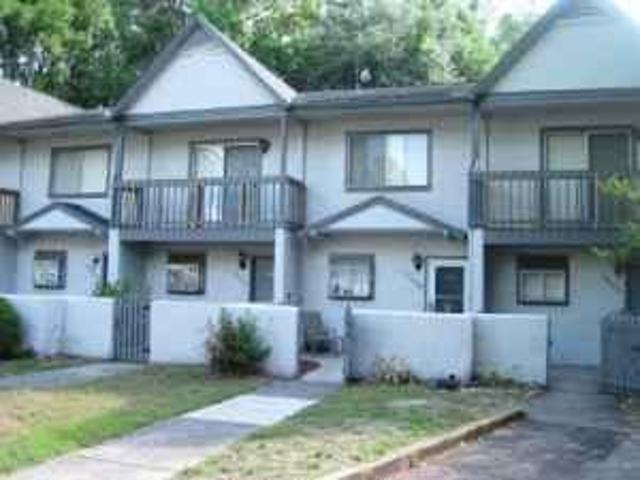 $675 / 2br 2BR 1BA Condo in Pickwick Park 4411 SW 34th Street #1005 map