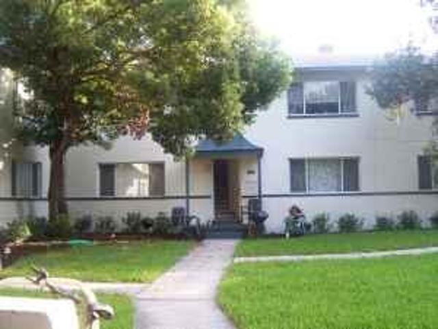 $675 / 2br 2BR 1BA Apt with Wood Floors 1 BLK to UF 1238 SW 1st Avenue map