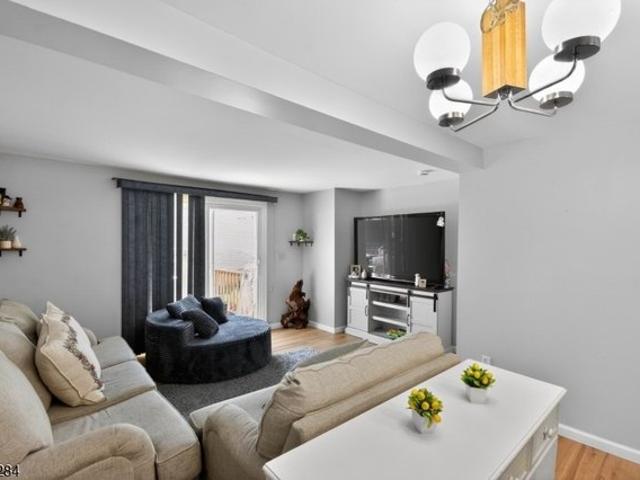 675 Bound Brook Rd, Dunellen, NJ 08812