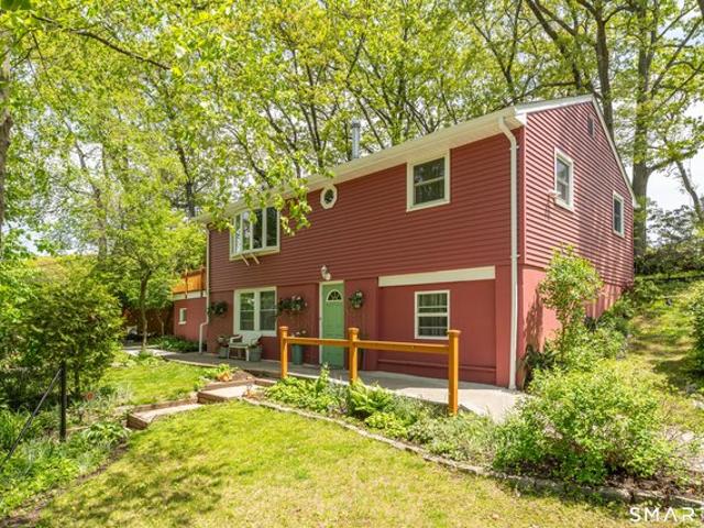 675 Bradley St, East Haven, CT 06512
