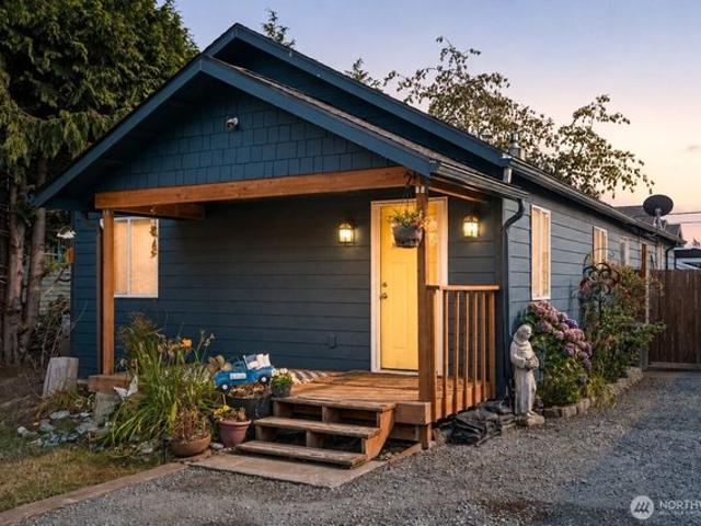 675 D St, Blaine, WA 98230