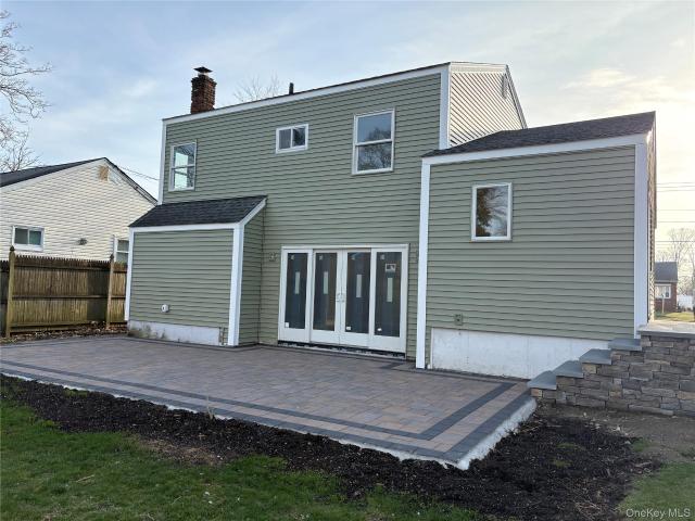 675 Deer Park Avenue