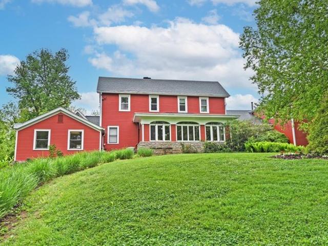 675 Hobby Horse Ln, Miami Township, OH 45150