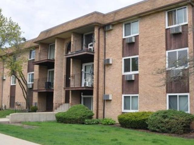 675 Heritage Dr Unit 7 107, Hoffman Estates, IL 60169