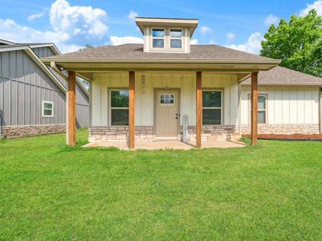675 High St, Blossom, TX 75416