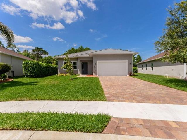 675 NE Moss Rose Pl, Port Saint Lucie, FL 34983