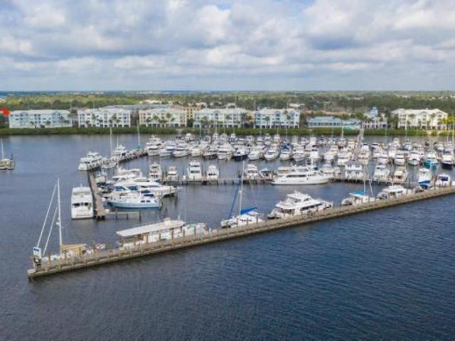675 NW Flagler Ave #403, Stuart, FL 34994