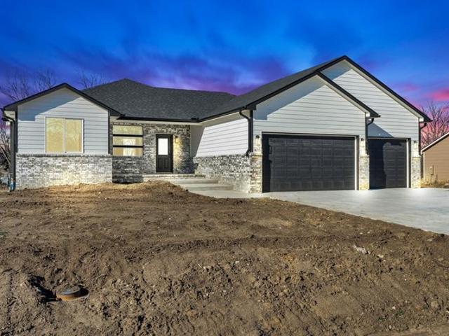675 S Arbor Valley Way, Valley Center, KS 67147