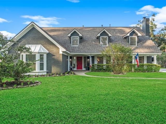 675 Stonewall Jackson Dr, Conroe, TX 77302