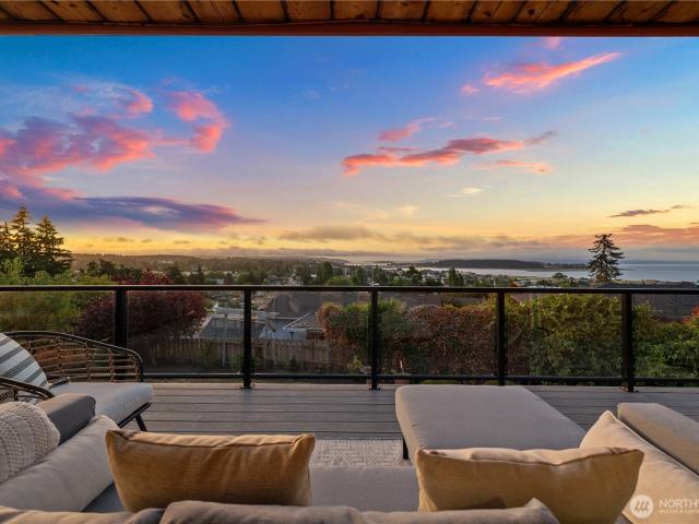 675 SW Franklin Court