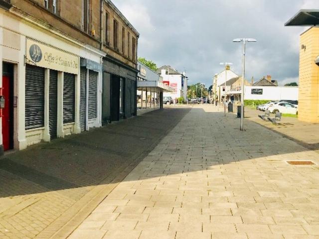 £675 PM·King Street, Stenhousemuir, Larbert, Stirlingshire