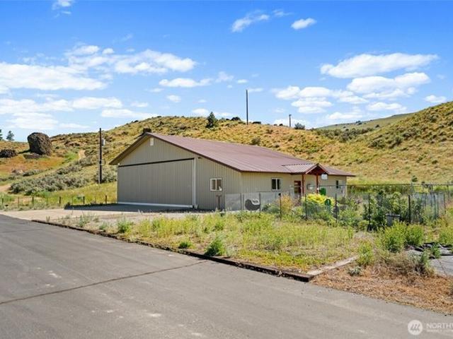 675 Peach Rd, Waterville, WA 98858