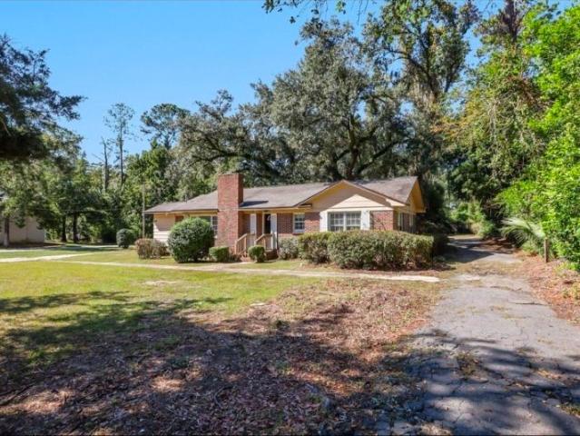 $675 totalprivate BR and bathcollege men onlyprim