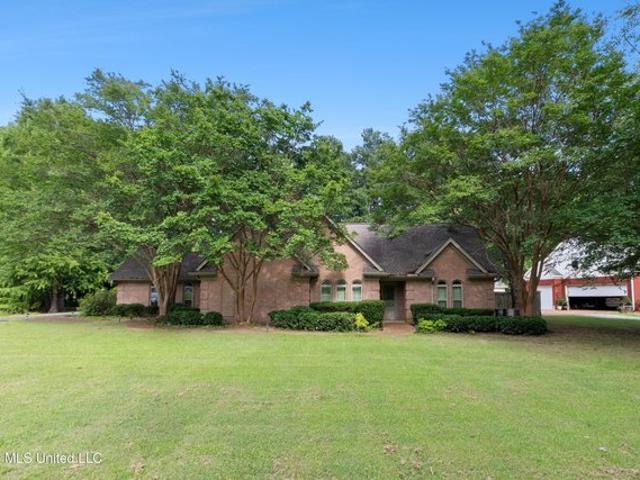 6760 Autumn Oaks Dr, Olive Branch, MS 38654