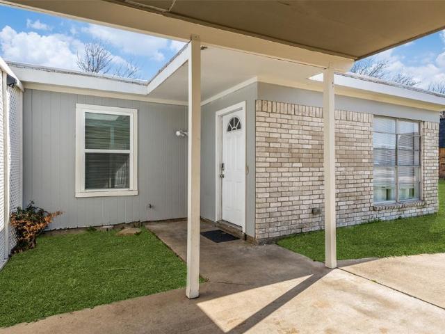 6761 Trail Lake Dr, Fort Worth, TX 76133 | MLS #21246 | Compass