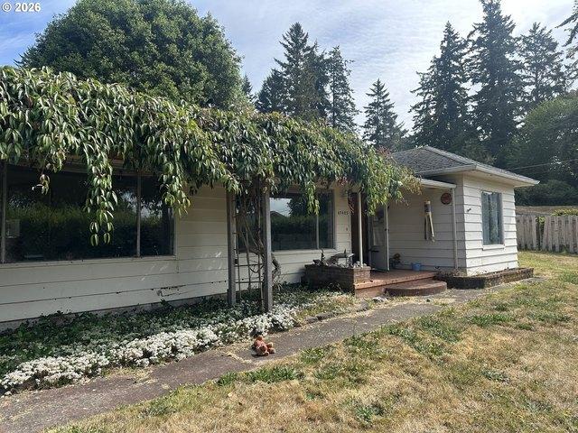 67623 E Bay Rd, North Bend, OR 97459