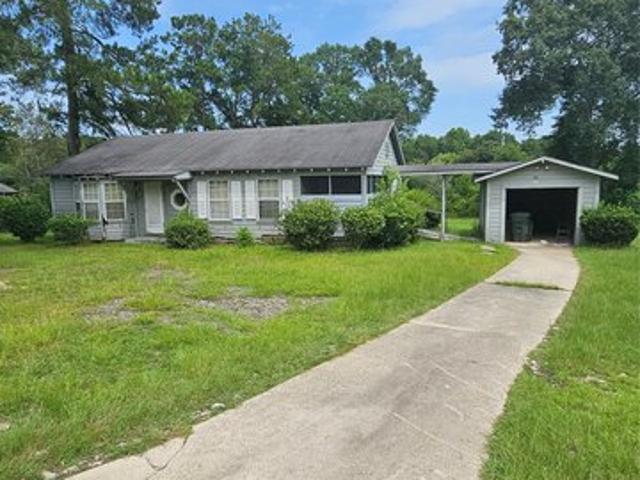 676 Burch St, Jasper, TX 75951