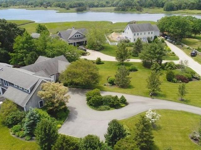 676 Elm St, Dartmouth, MA 02748